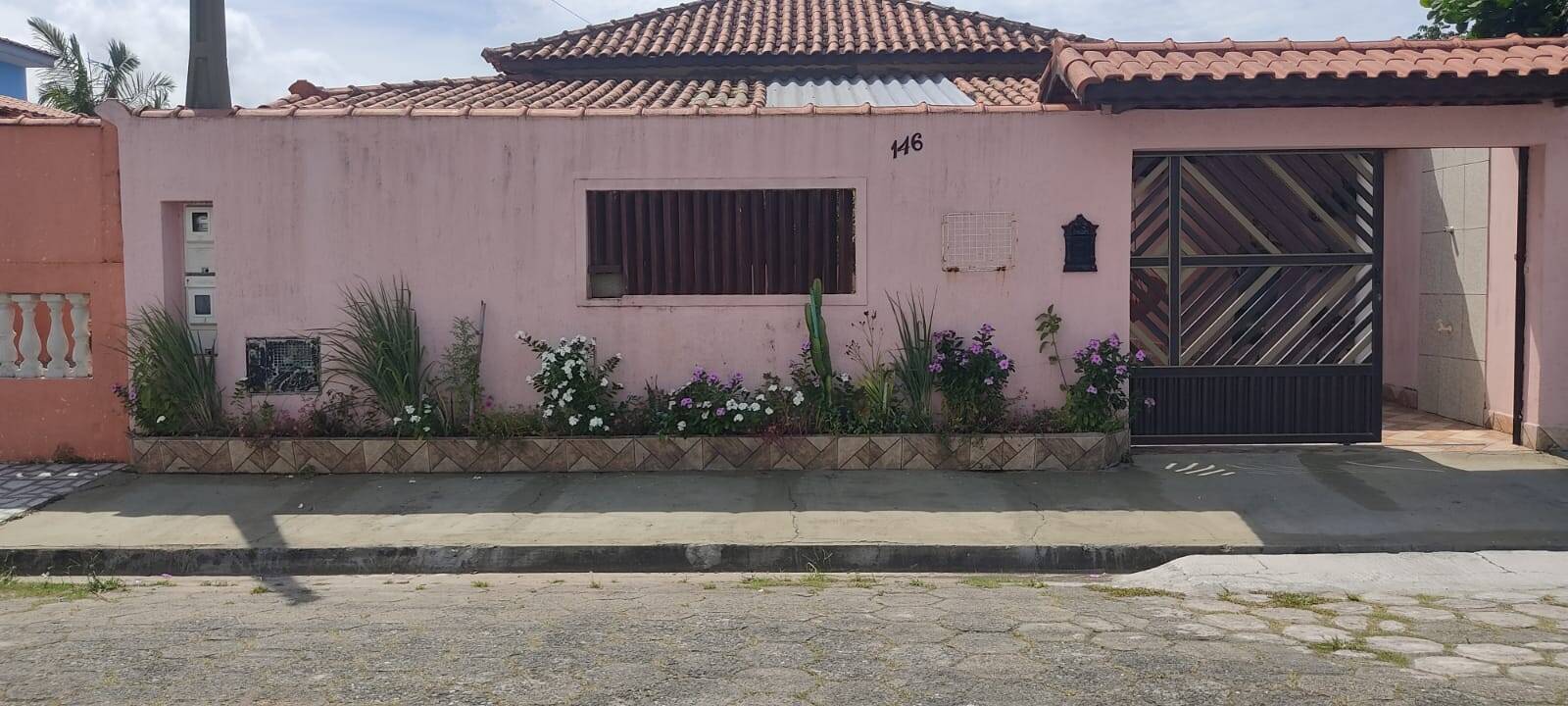 Belíssima casa no centro de ilha comprida venha conferir - 463